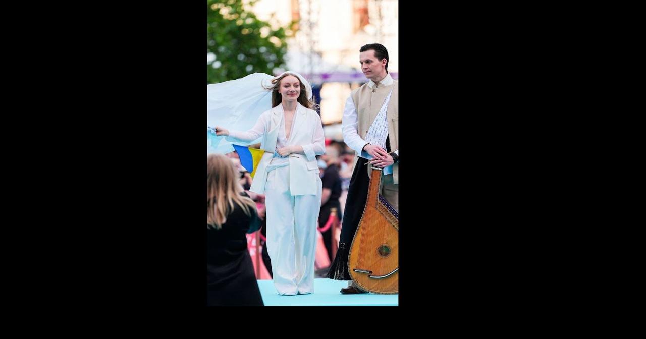 Ukraine's LELÉKA connects with fans ahead of Eurovision's semifinal ...
