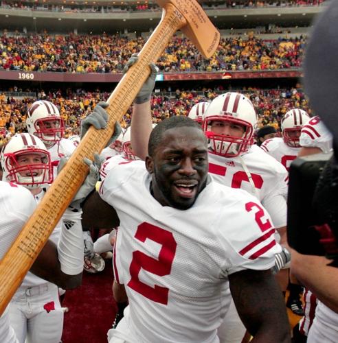 UW captains a surprise six-pack