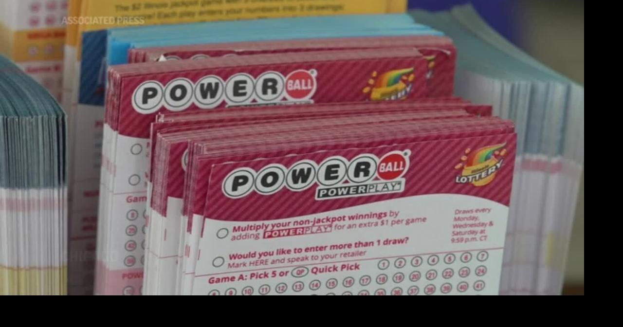 $1.9B Powerball prize draws lines of ticket buyers