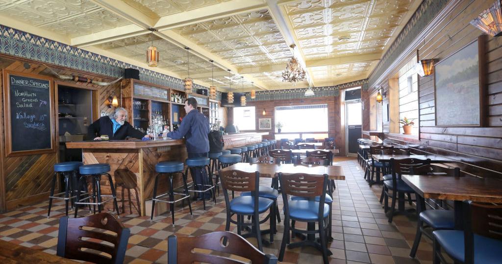 Restaurant review: Tip Top Tavern has admirers all over town
