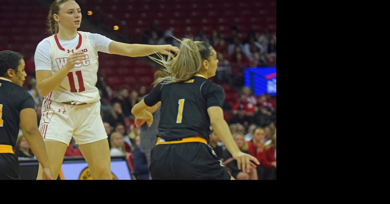 Wisconsin forward Ana Guillen entering transfer portal