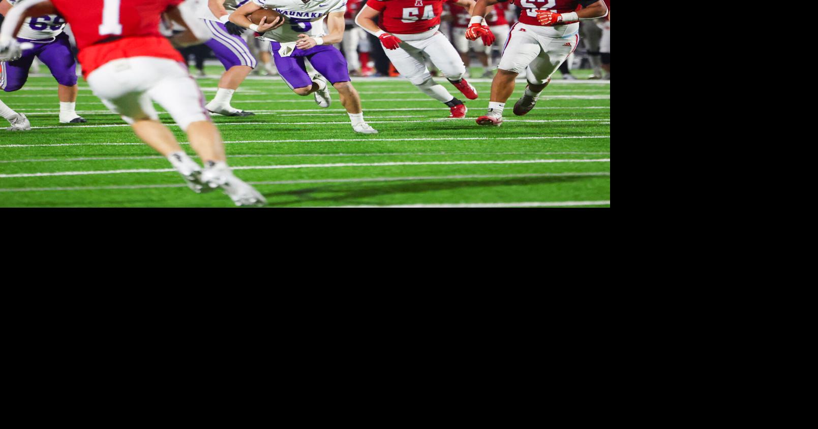 Hartland Arrowhead defeats Waunakee football in state semis