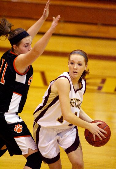 Photo gallery: Oregon at Madison Edgewood girls basketball