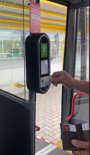 Metro card reader