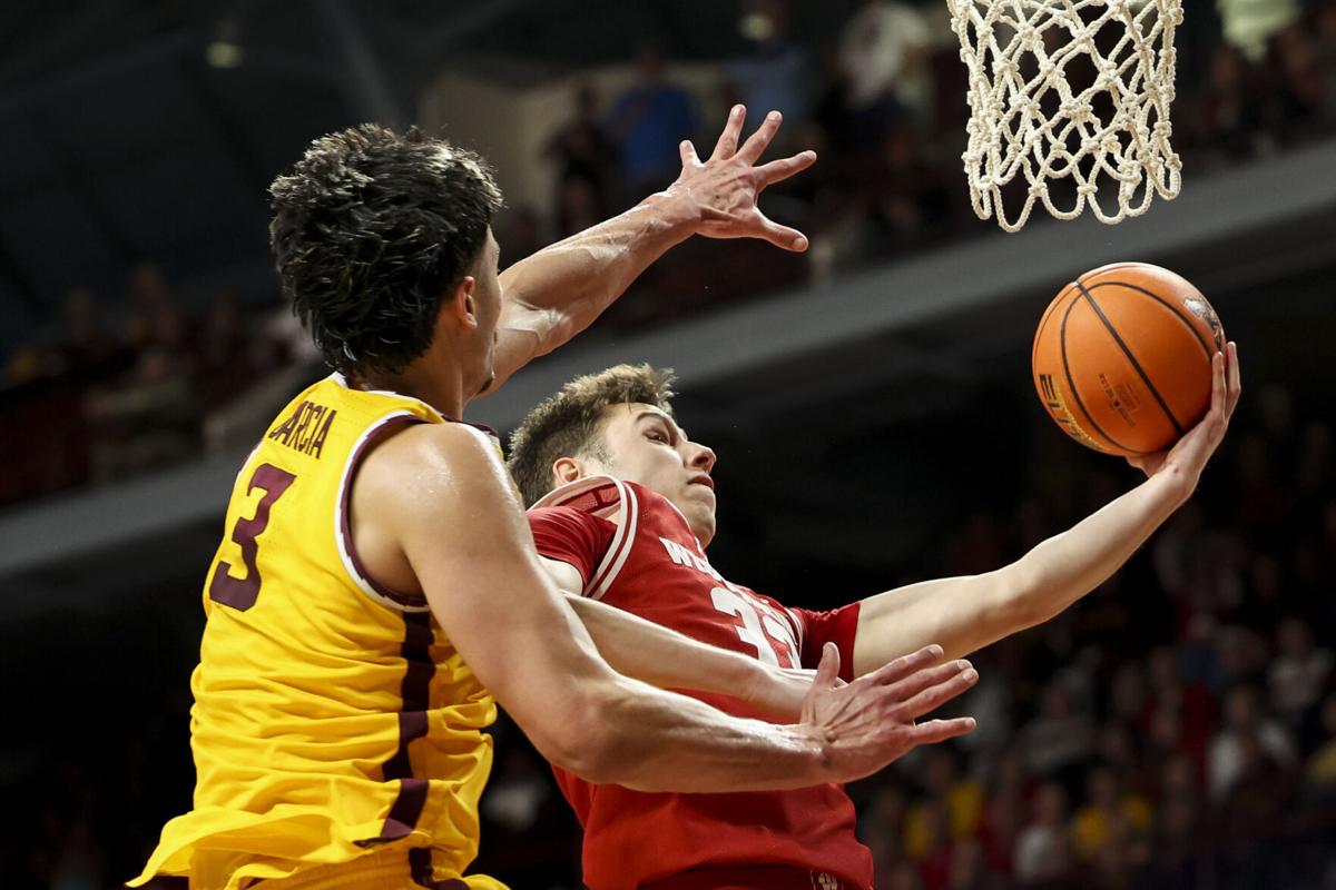 Jack Janicki helps spark Wisconsin men's basketball's bench