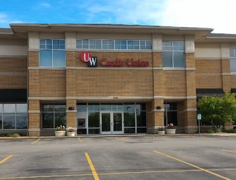 Armed robber steals from armed ATM tech outside UW Credit Union, police say