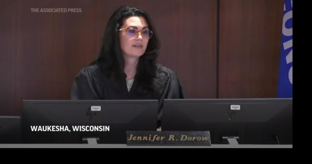 Wisconsin defendant removes shirt as trial opens