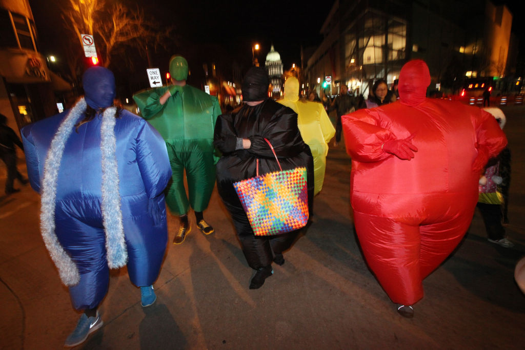 Early Freakfest revelers set out to beat the crowds on State Street ...