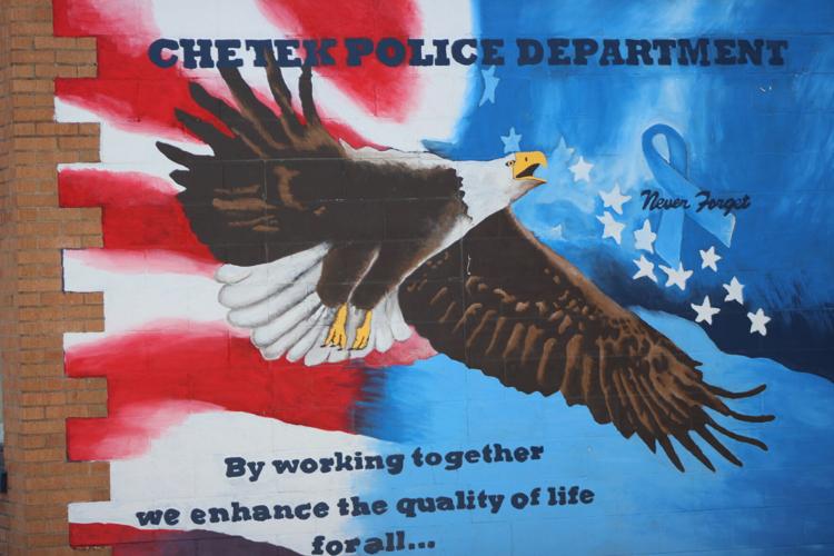 Support floods in after 2 police officers killed in traffic stop ...