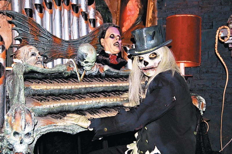 Scare package: Theme parks amp up the horror