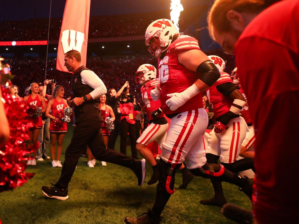 Wisconsin alum, longtime leader Chuck Neinas dies at 93