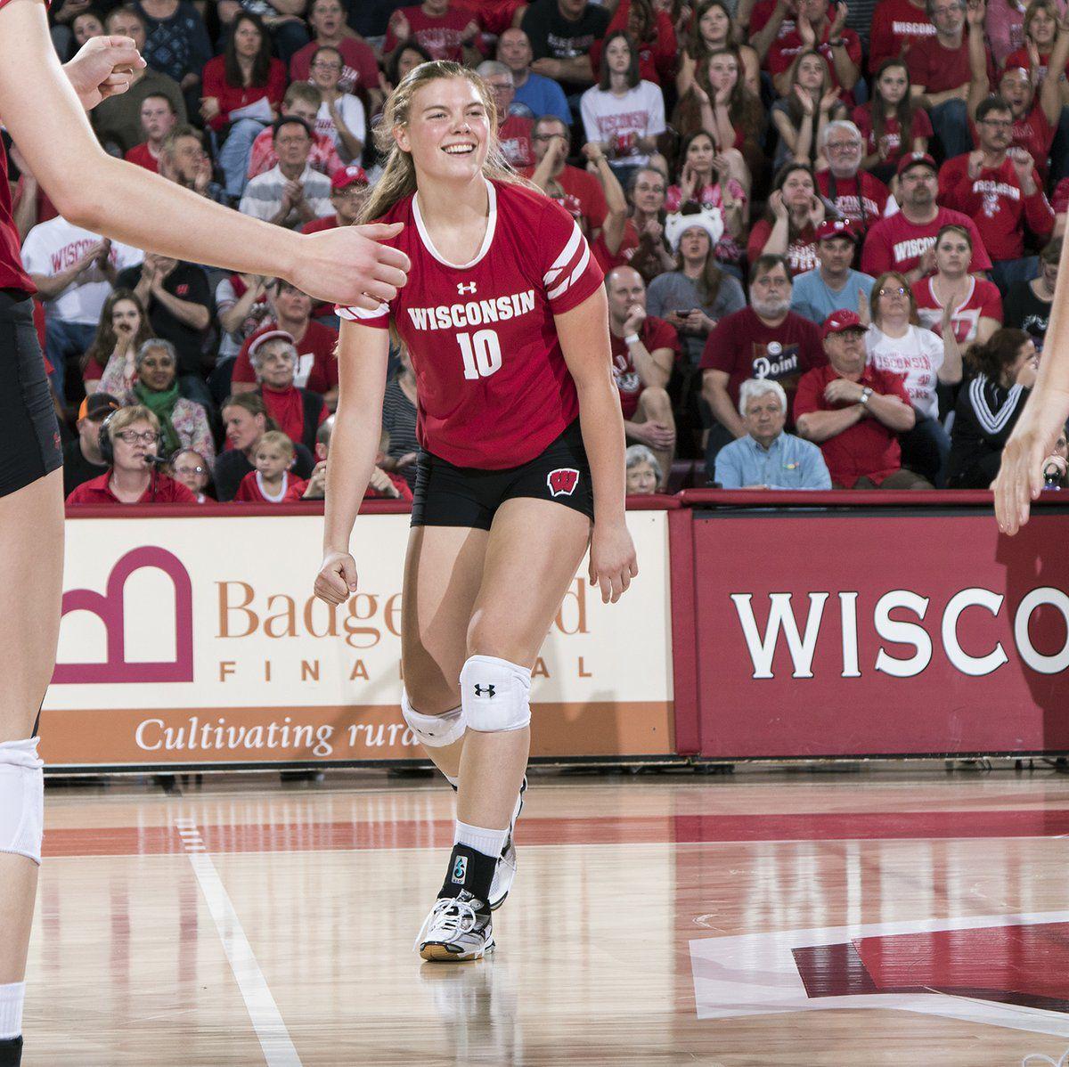 UW volleyball player Mariah Whalen perseveres, inspires teammates ...