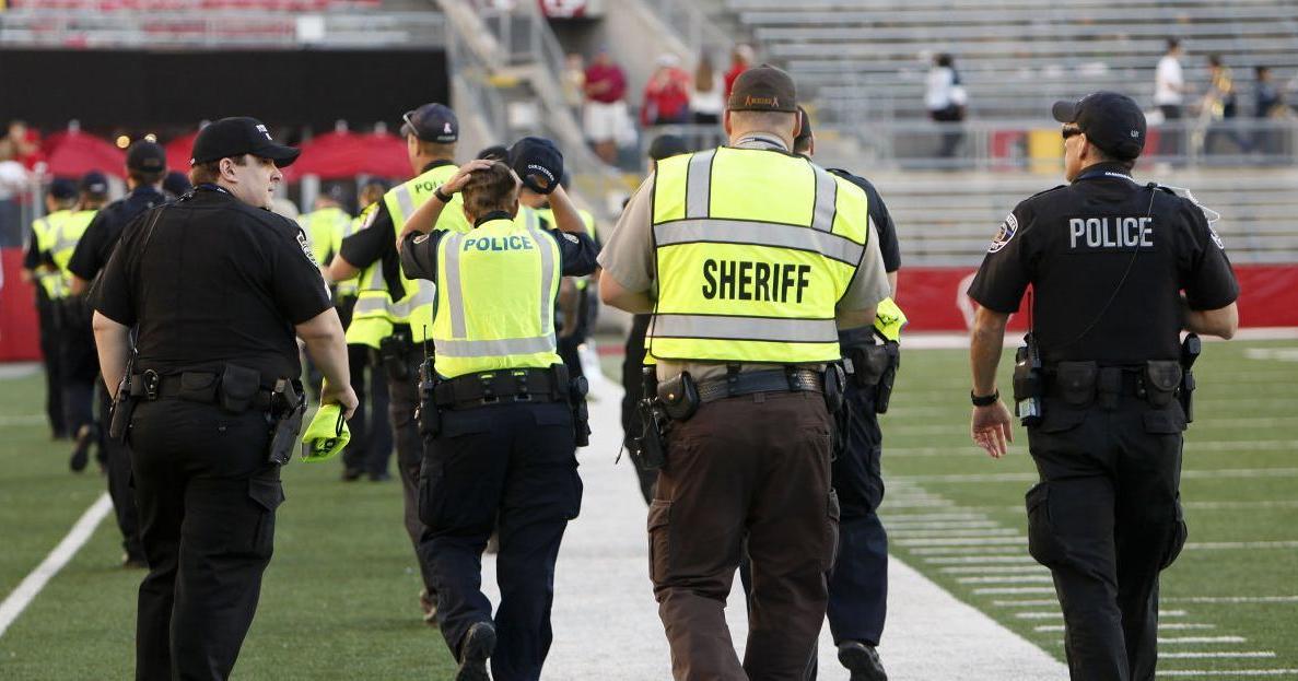 Outside officers who work Badgers football games to face extra checks ...