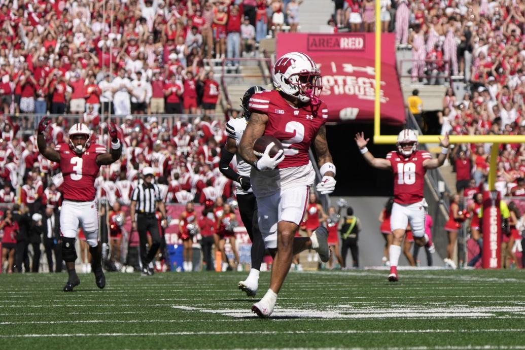 Wisconsin football: D-III All-American Matt Jung commits