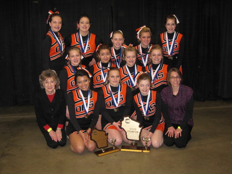 Oregon Varsity Cheerleaders Finish On Top At State Cheer Competition