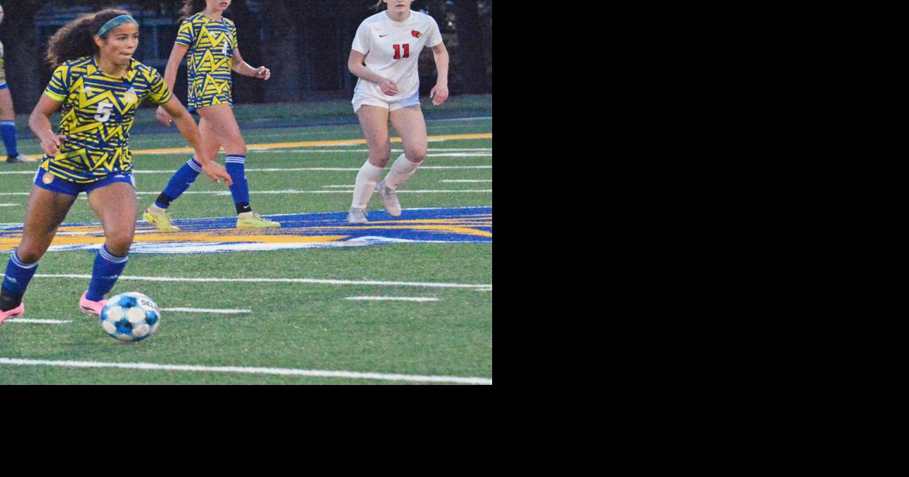 Madison West girls soccer's Mia Ozanne commits to UMKC