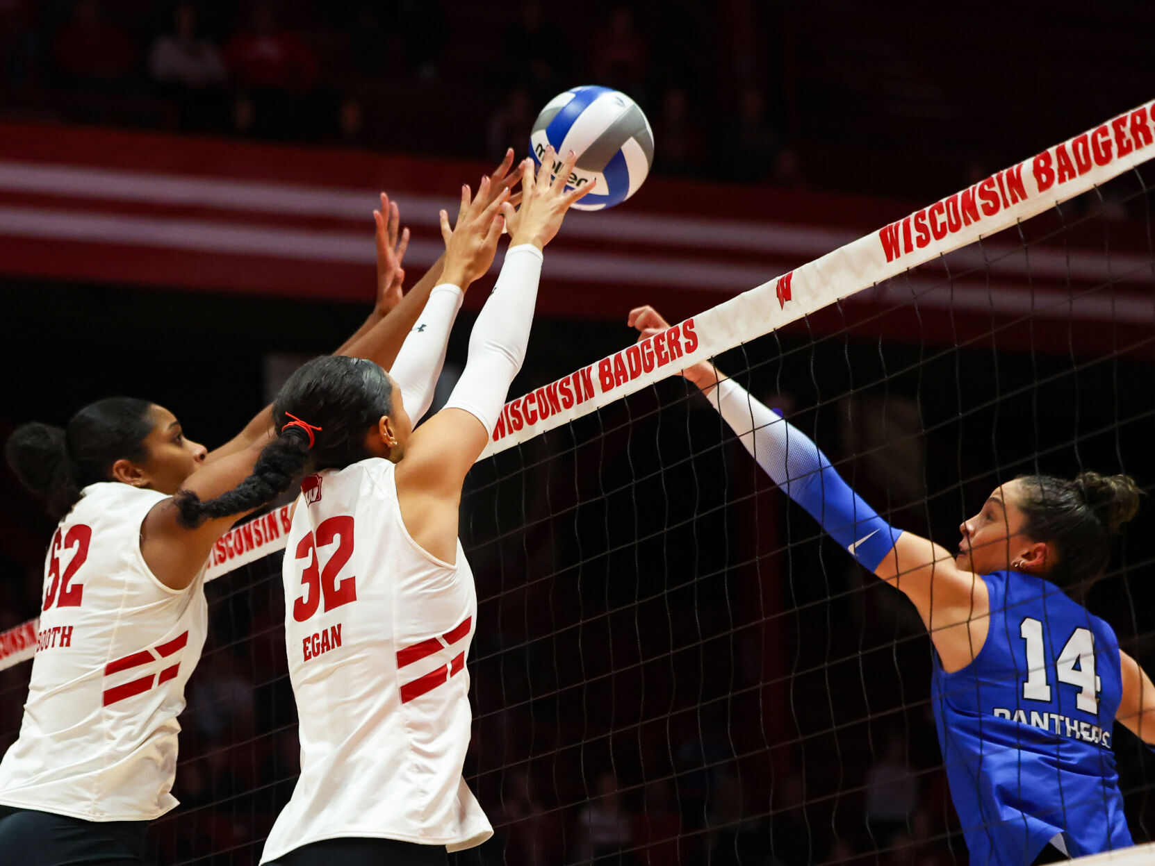 Wisconsin volleyball NCAA Tournament sweep: Score, analysis