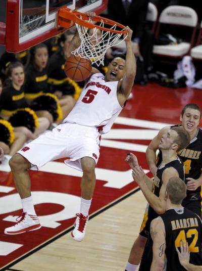 Badgers men's basketball: Ryan Evans rises to occasion in victory