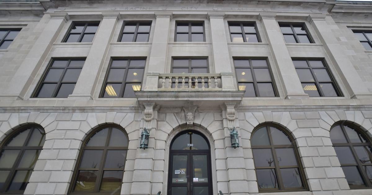 Judge delays email decision