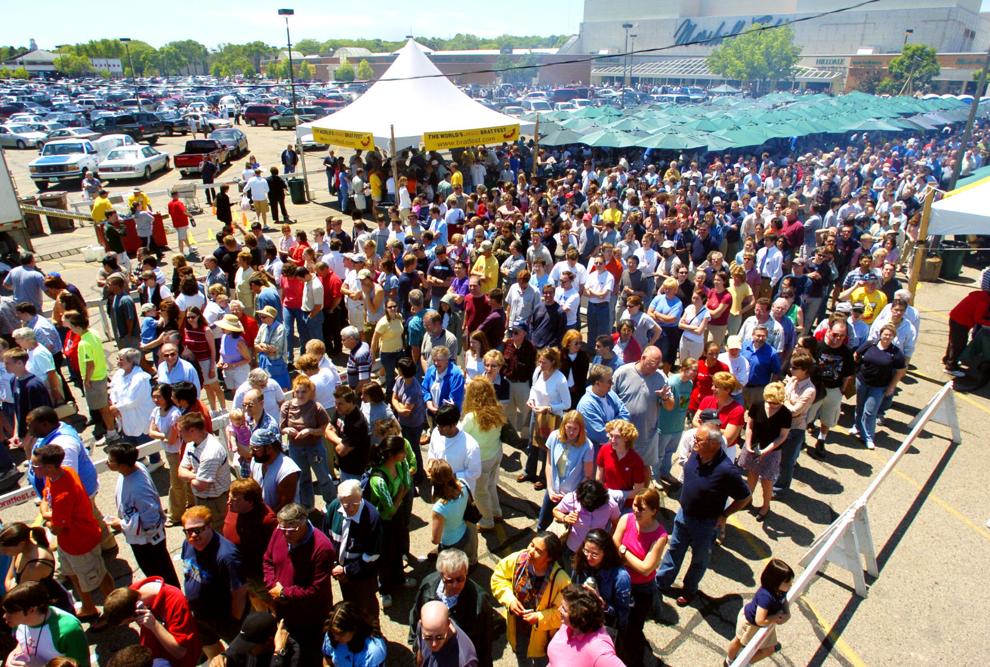 Here are the entertainers who will headline Brat Fest 2026