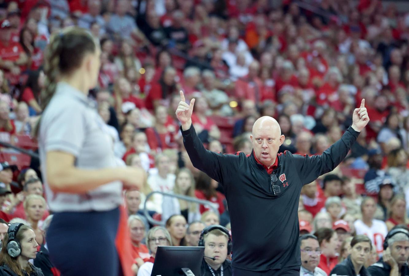 Wisconsin volleyball beats Florida 3-1 at Kohl Center