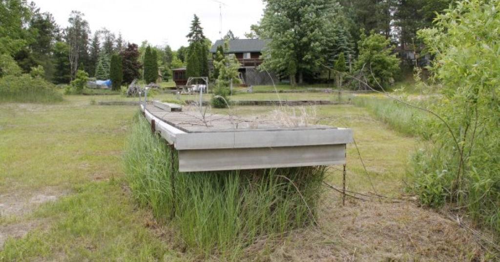 High-capacity wells possibly lowering some lake levels