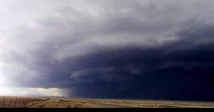 Timelapse captures supercell thunderstorm in New Mexico