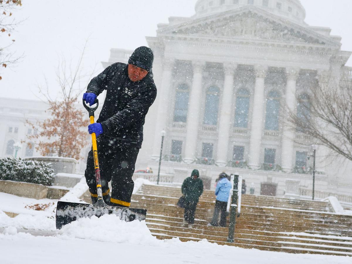How much snow fell in Madison in 24 hours?