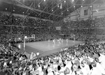 1930: Tourney moves to UW Field House