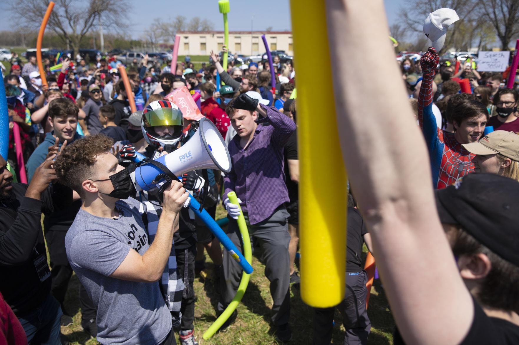 Watch Now: 'Little Josh' dubbed winner of the Battle of the Joshes in ...