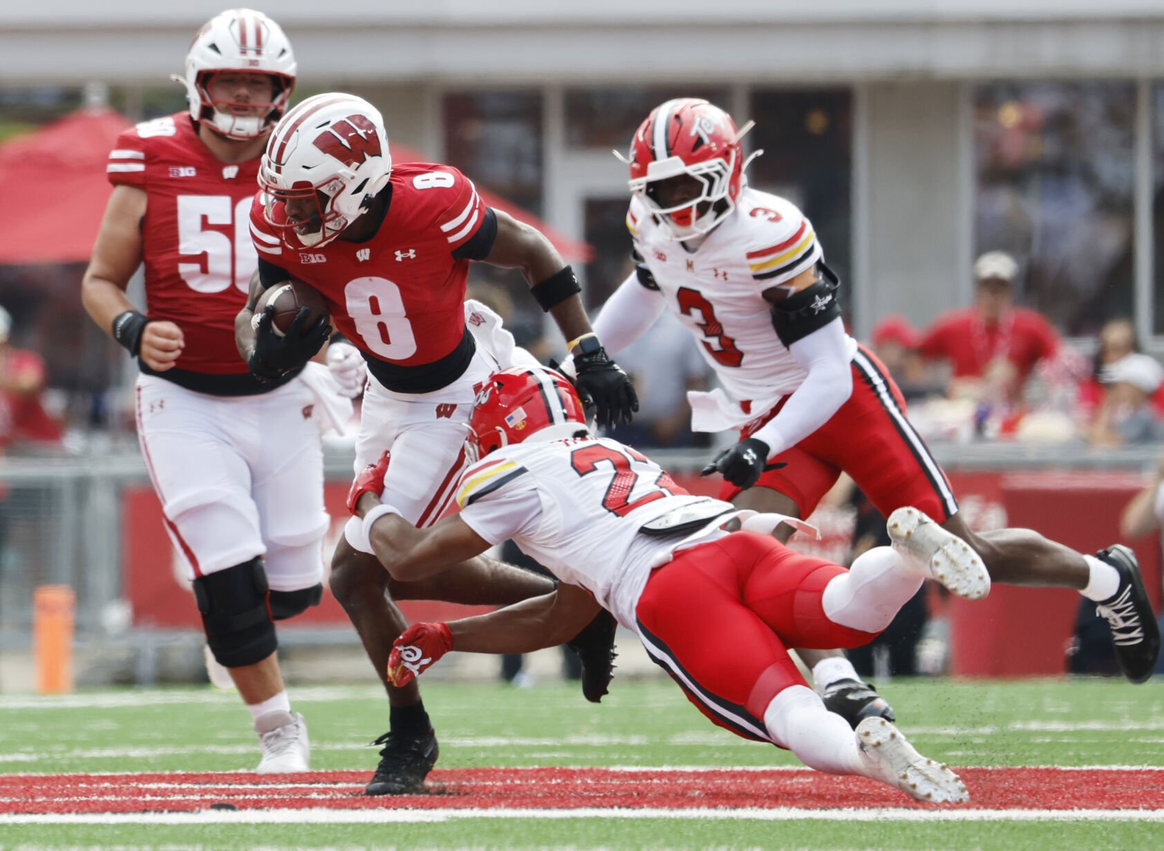 Wisconsin loses to Maryland 27-10 in Big Ten opener