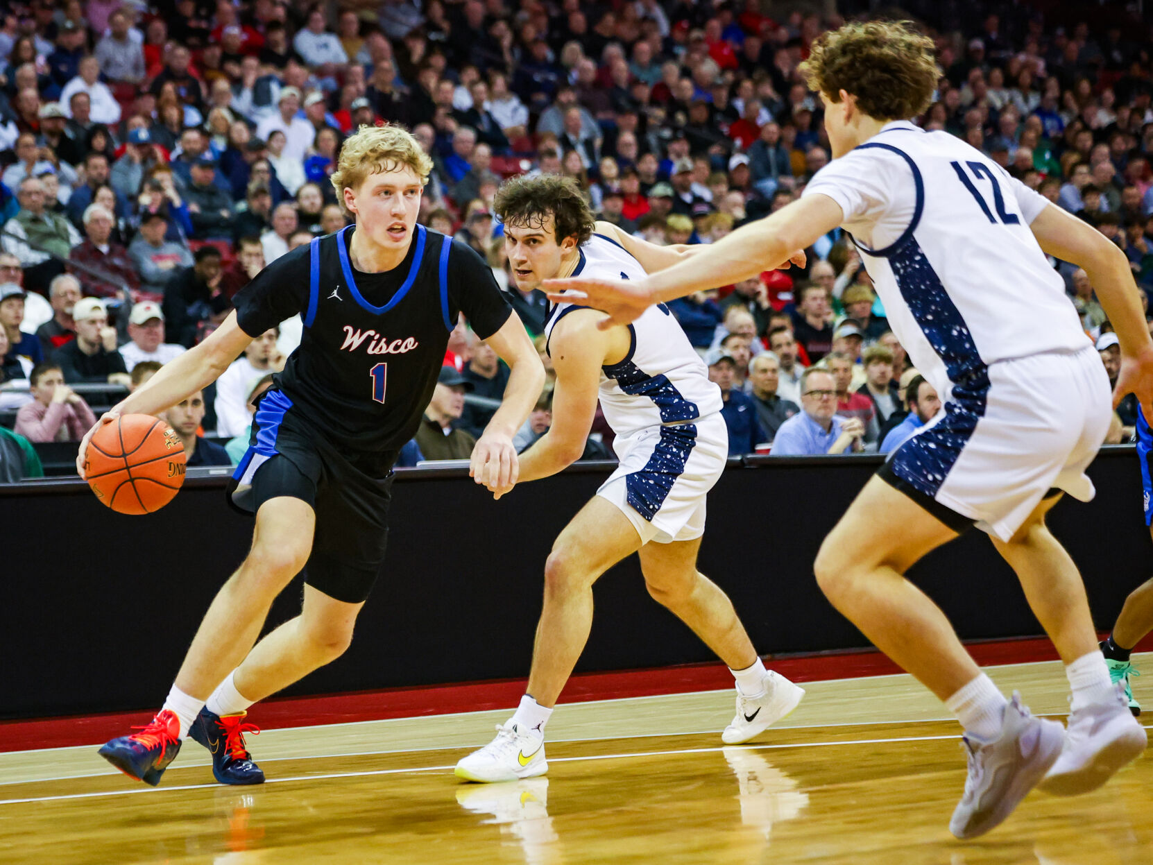 Can anyone stop Milwaukee Wisconsin Lutheran boys basketball
