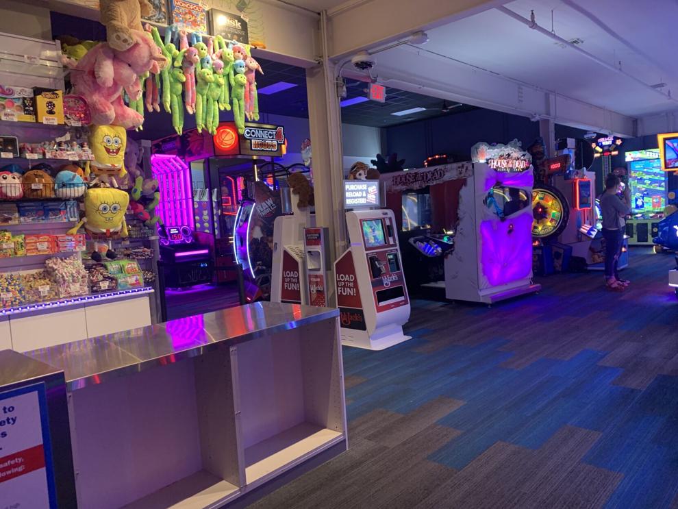 Restaurant review: Go to BB Jack's for its patio, stay for the salad bar