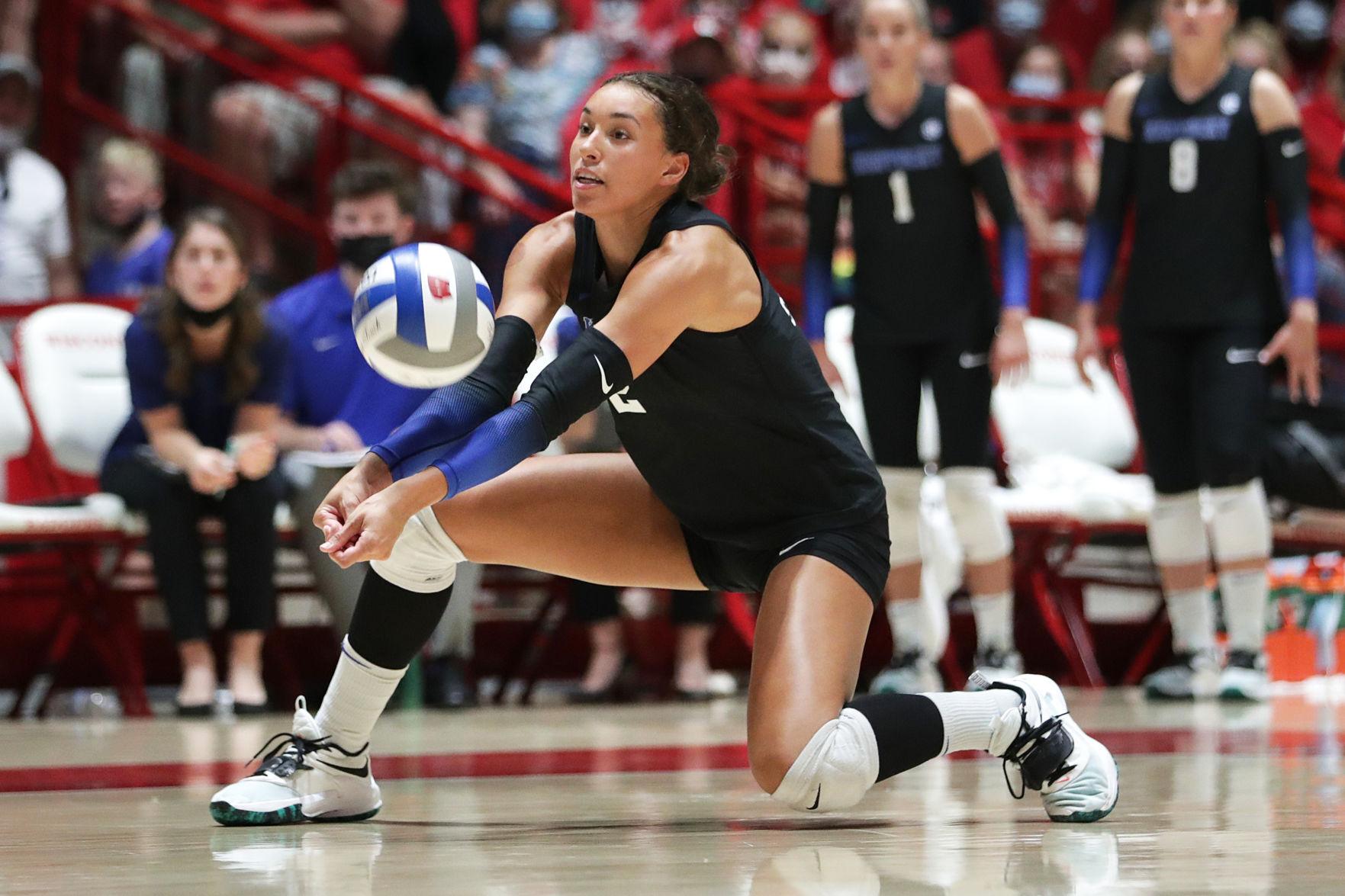 No. 2 Badgers' volleyball team upset by Maryland