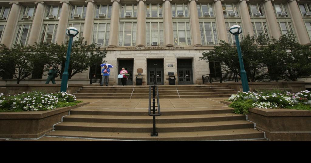 City staff recommends full, $30 million rehabilitation of landmark ...