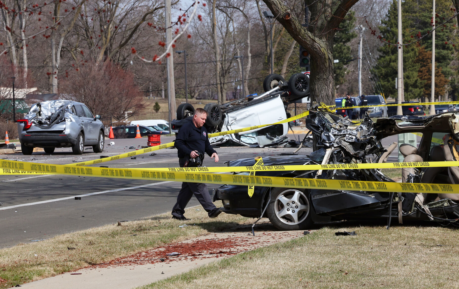2 seriously inured in crash on Monona Drive