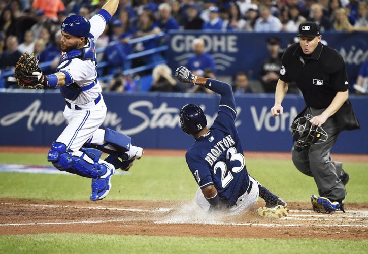 Brewers: Keon Broxton, Domingo Santana homer, Wily Peralta stifles Blue ...