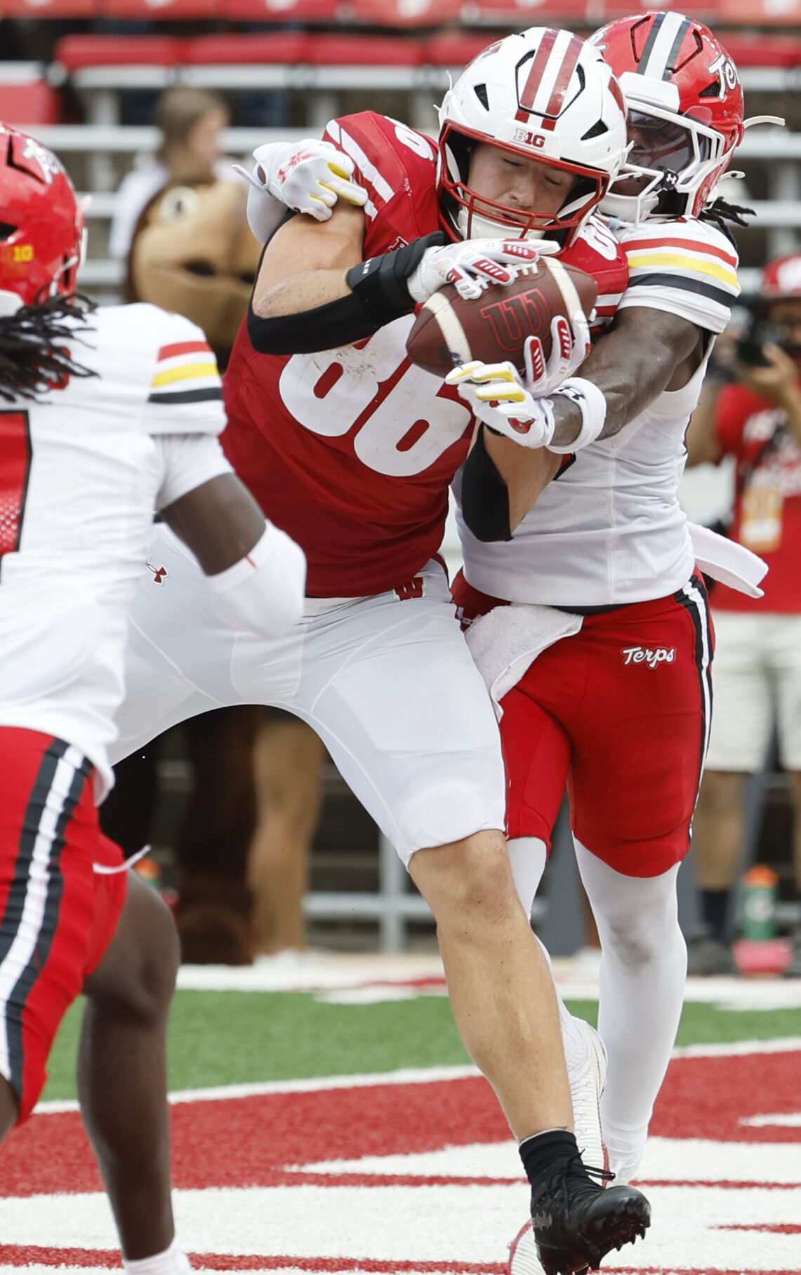 Hunter Simmons to start at quarterback for Badgers football