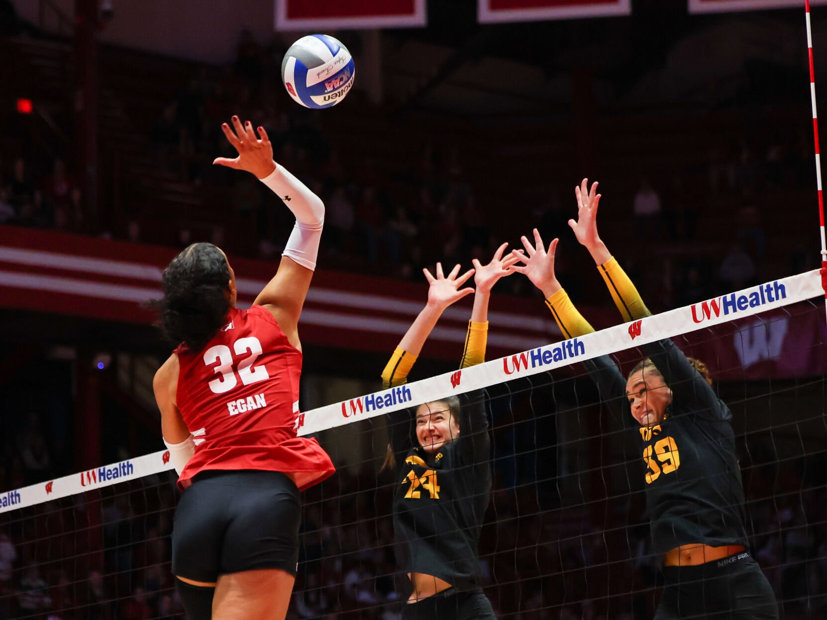 Transplant unites Wisconsin official, living donor for life