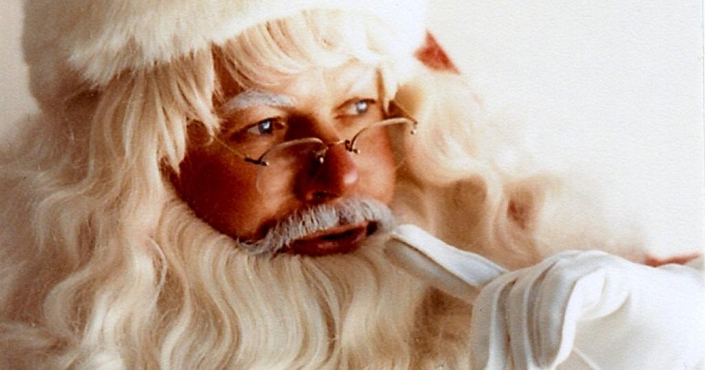 Doug Moe: After 43 years, Madison Fire Department's Santa to retire