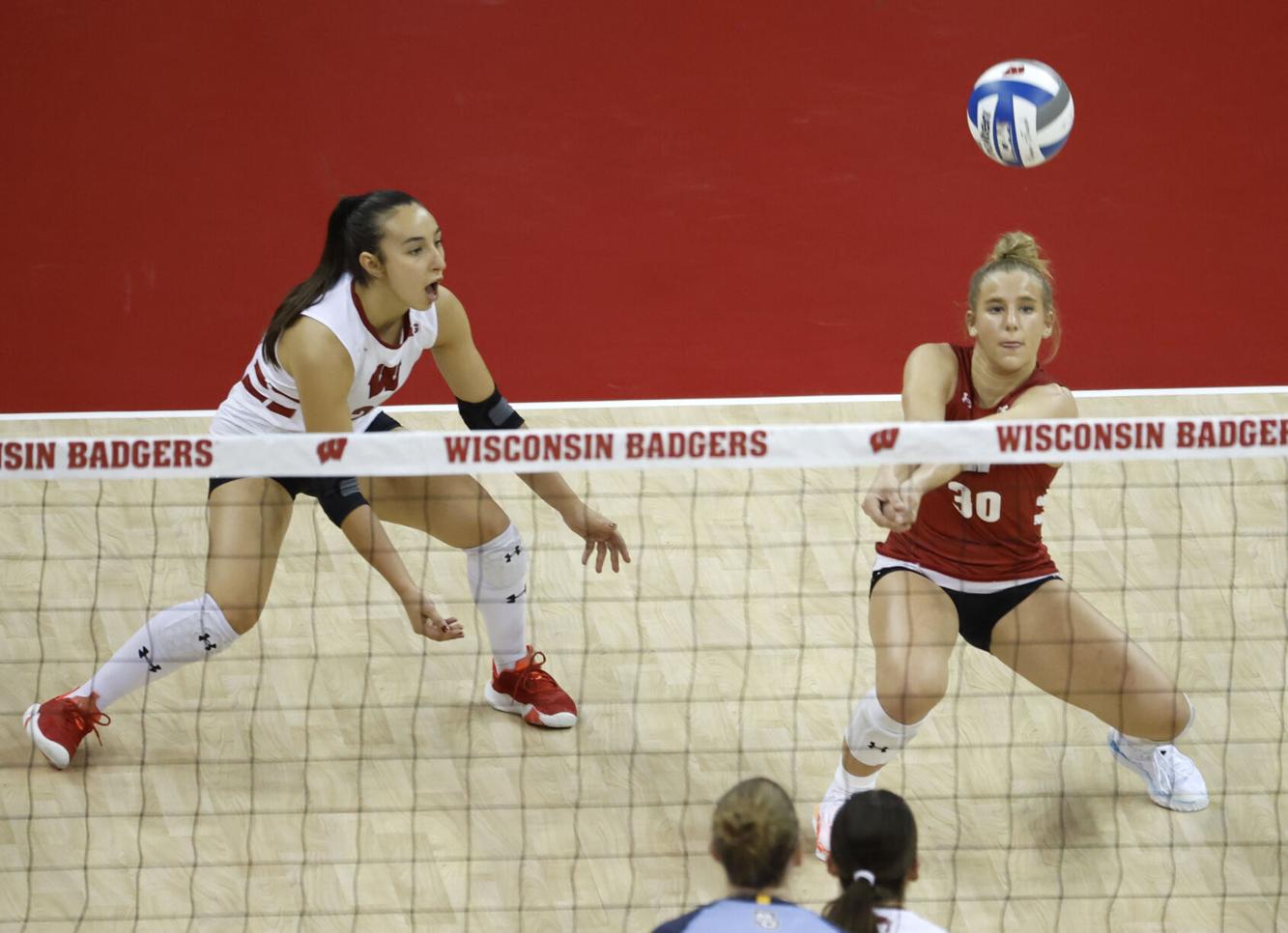 Wisconsin volleyball ranks high in passing amongst Big Ten