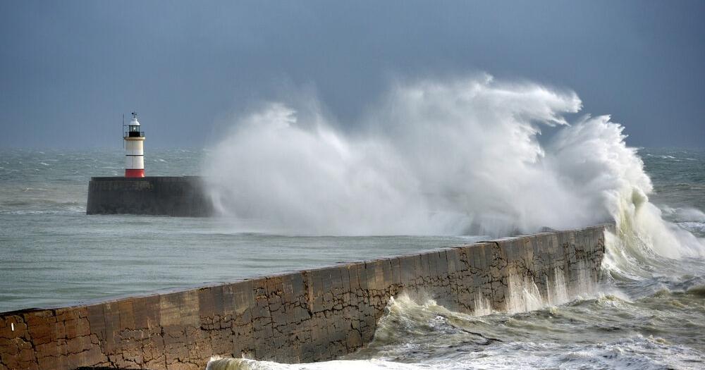 A gale is a sustained wind between 39 mph and 54 mph