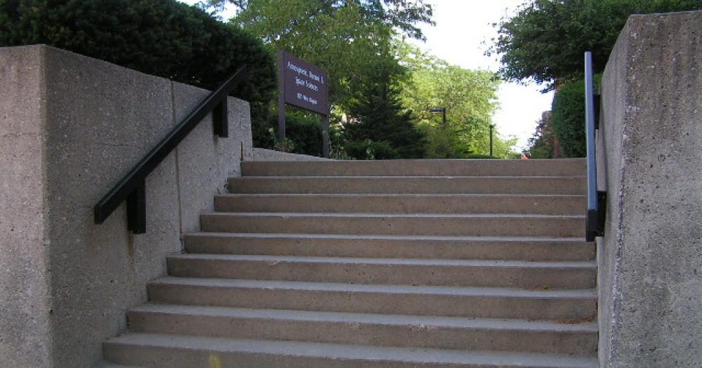 Doug Moe: Photo of staircase a link to deep love
