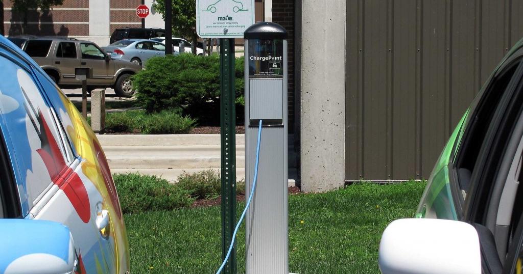 City may join with MGE to add additional vehicle charging stations