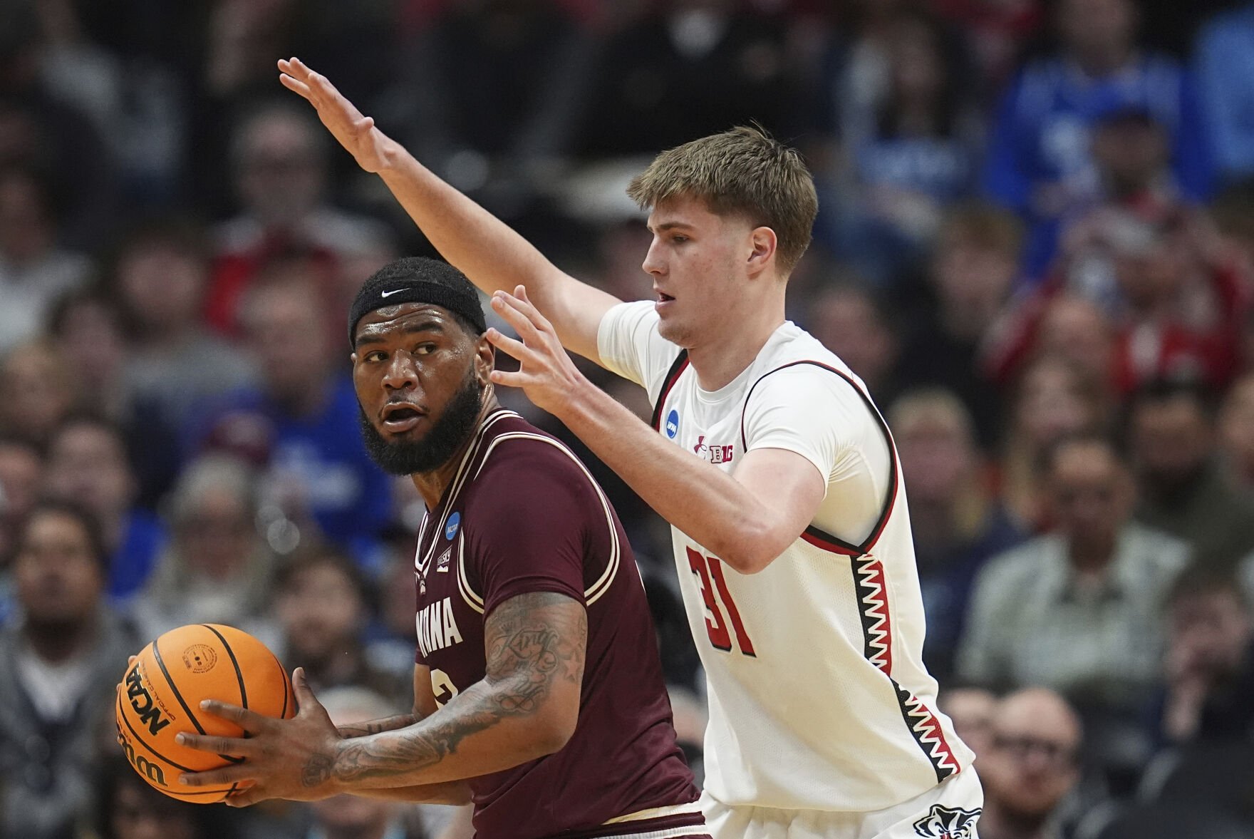 Camren Hunter, Daniel Freitag adjust to Wisconsin bench role