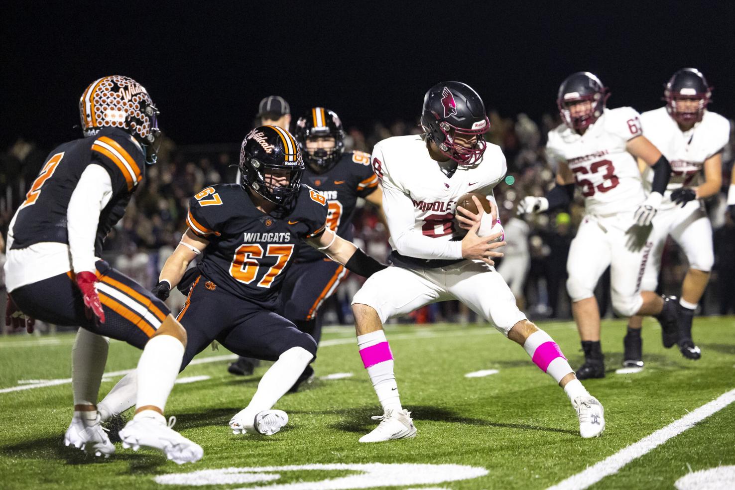 Tre Poteat leads Verona football past Middleton in playoffs