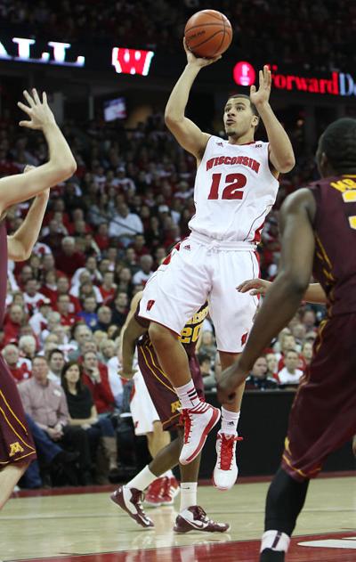 Traevon Jackson springs into action as Badgers nip Gophers