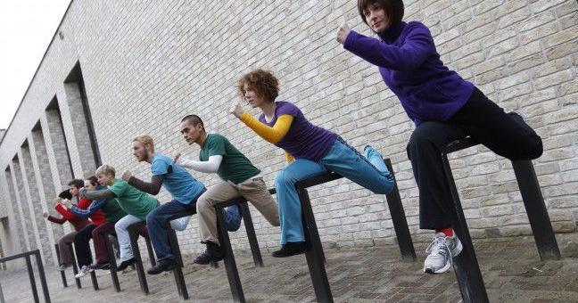Arch8's interactive 'Tetris' dance plays with organized chaos