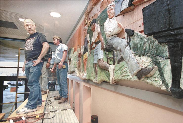 Mineral Point artist known for ceramic murals and pig sculptures dies