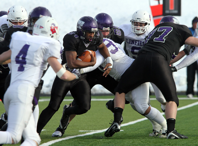 NCAA DIII football: UW-Whitewater reaches fifth straight title game